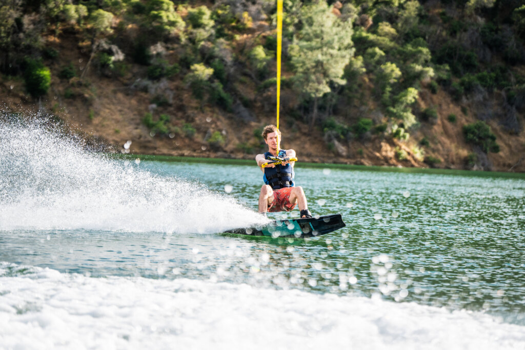 Boat Rentals: Pontoon, Center Console, Ski Boats | Pleasure Cove Marina